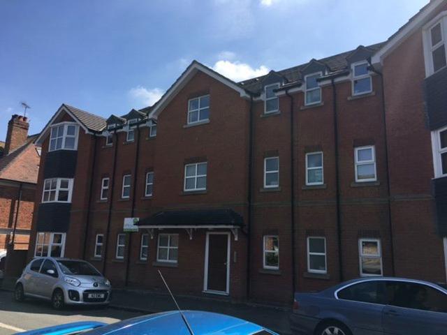 Russell Street, Kettering NN16, 2 bed flat to rent, £950 pcm | PrimeLocation