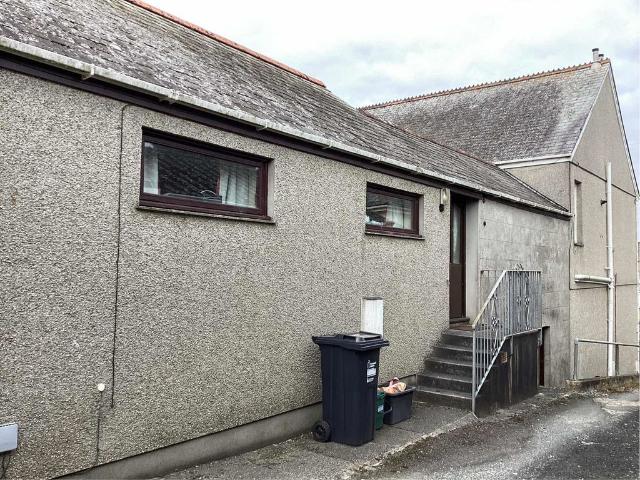 Russell Street, Liskeard PL14, 2 bed flat to rent, £795 pcm | PrimeLocation