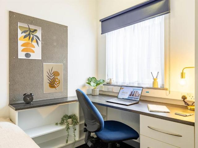 Russell Street, Nottingham NG7, Room to rent, £563 pcm | PrimeLocation