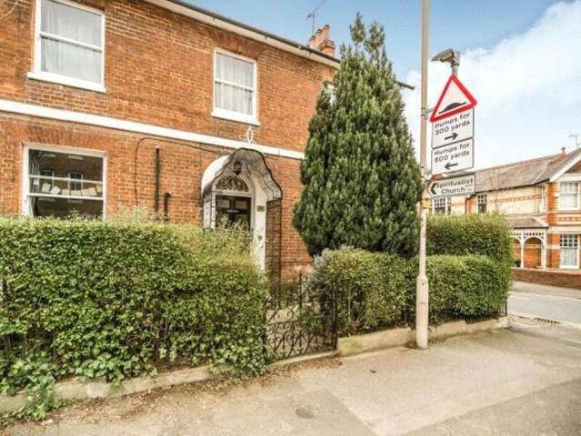 Russell Street, Reading, Berkshire, RG1 1 bed flat to rent £1,150 pcm £265 pw