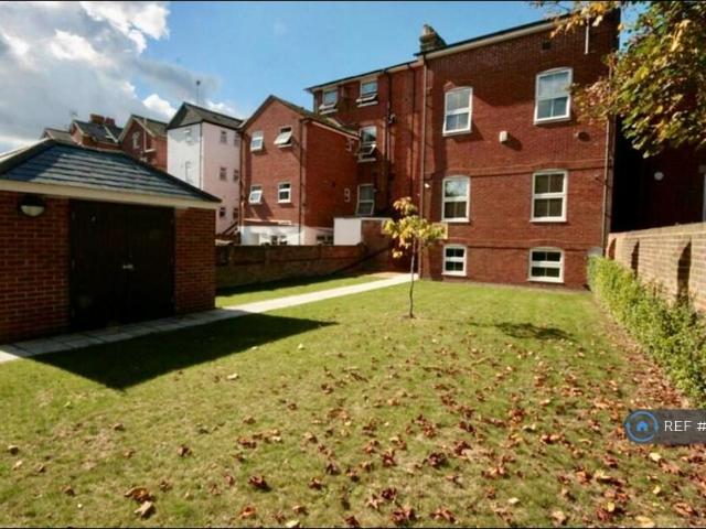 Russell Street, Reading, RG1 1 bed flat to rent £1,095 pcm £253 pw