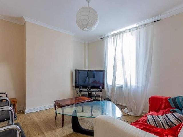 Russell Street, Roath, CF24