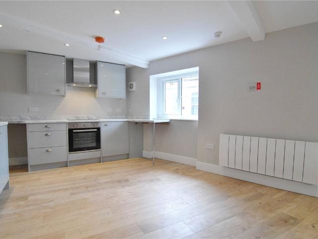 Russell Street, Stroud, Gloucestershire GL5, 1 bed flat to rent, £775 pcm | PrimeLocation