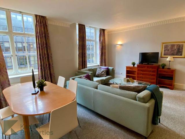 Russell Square, Bloomsbury/London WC1B, 2 bed flat to rent, £4,507 pcm | PrimeLocation