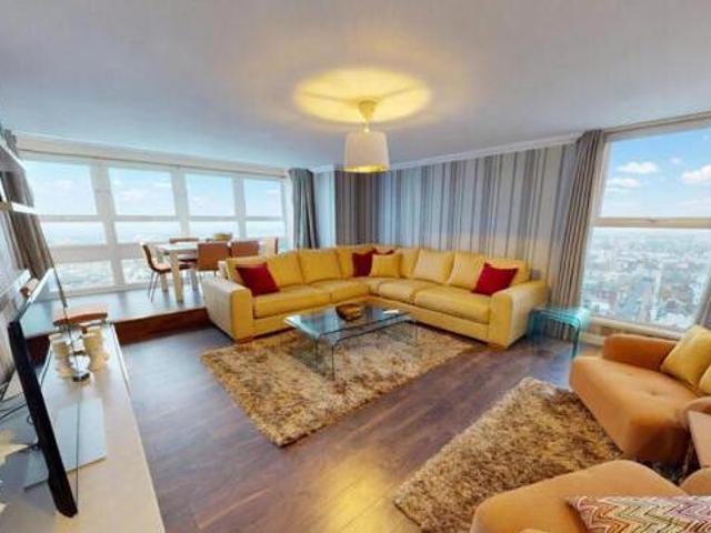 Russell Square, Brighton, 3 Bedroom Flat