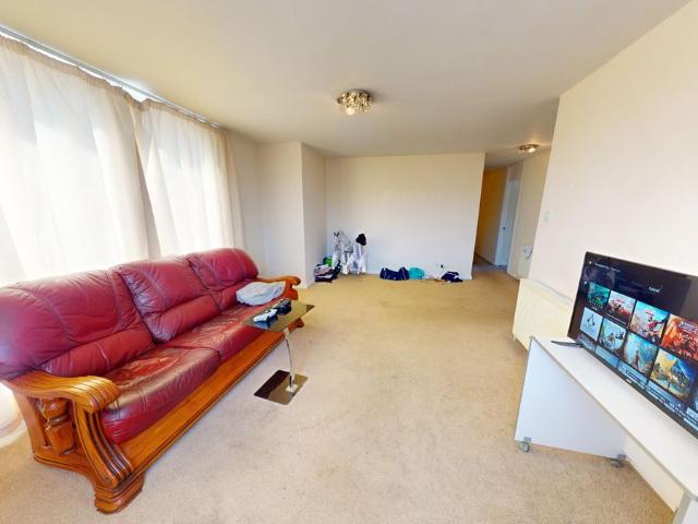 Russell Square, Brighton BN1, 2 bed flat to rent, £1,800 pcm | PrimeLocation