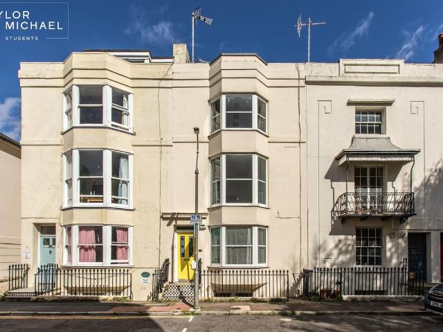 Russell Square, Brighton BN1, Room to rent, £730 pcm | PrimeLocation