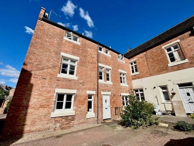 Russell Terrace Squirhill Place, Leamington Spa CV31, 1 bed flat to rent, £560 pcm | PrimeLocation