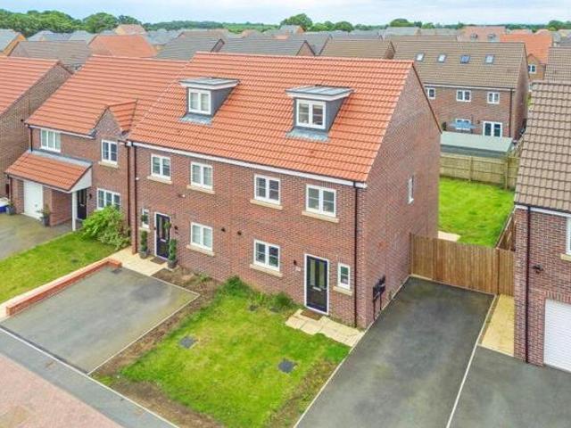 Russet Close, Hatfield, 4 Bedroom Semi detached