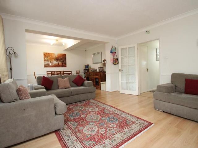 Russet Close, Walton on Thames, Surrey, KT12