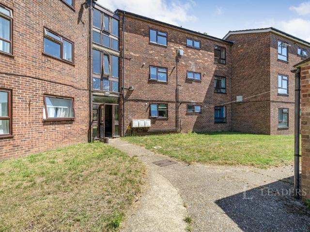 Russet Grove, Norwich, Norfolk, NR4 2 bed flat to rent £1,195 pcm £276 pw