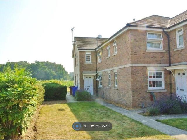 Russet Drive, Red Lodge, Bury St. Edmunds IP28, 2 bed flat to rent, £1,200 pcm | PrimeLocation