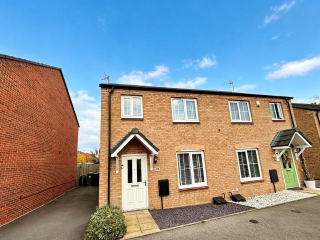 Russet Way, Alcester B50, 3 bed property to rent, £1,400 pcm | PrimeLocation
