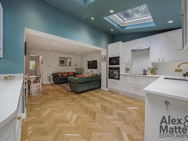 Russia Dock Road, Rotherhithe, SE16 5 bed house to rent £5,000 pcm £1,154 pw