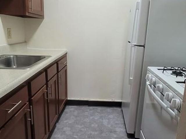 Ruth Gardens 1 Bedroom Apartment for Rent at 5726 Beacon St, Pittsburgh, PA 15217 Squirrel Hill South