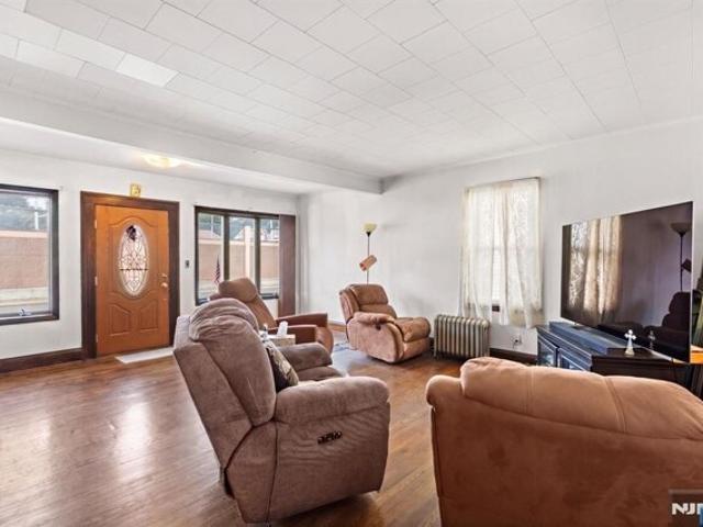 Rutherford Ave, Lyndhurst, Home For Sale