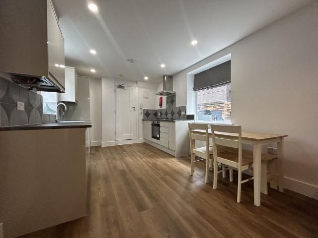 Ruthin Gardens, Cathays CF24, 1 bed flat to rent, £1,100 pcm | PrimeLocation