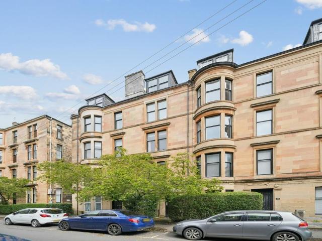 Ruthven Street, Flat 3, Hillhead. 2 bed flat to rent £1,700 pcm £392 pw