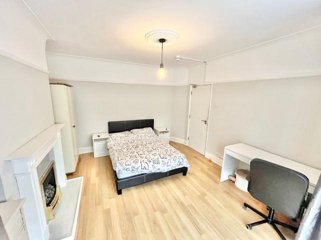 Rutland Avenue, Southend On Sea SS1, Room to rent, £600 pcm | PrimeLocation