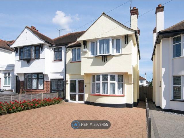 Rutland Avenue, Southend On Sea SS1, 3 bed semi detached house to rent, £1,750 pcm | PrimeLocation
