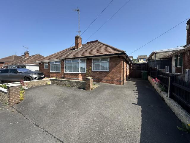 Rutland Drive, Leicester, LE4 3 bed bungalow to rent £1,095 pcm £253 pw
