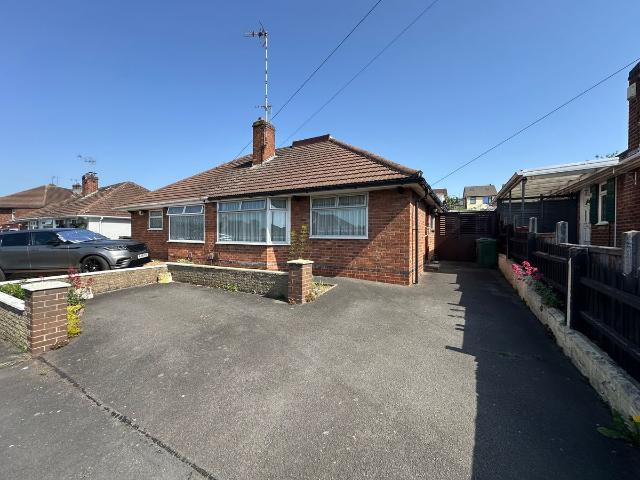 Rutland Drive, Leicester LE4, 3 bed bungalow to rent, £1,095 pcm | PrimeLocation