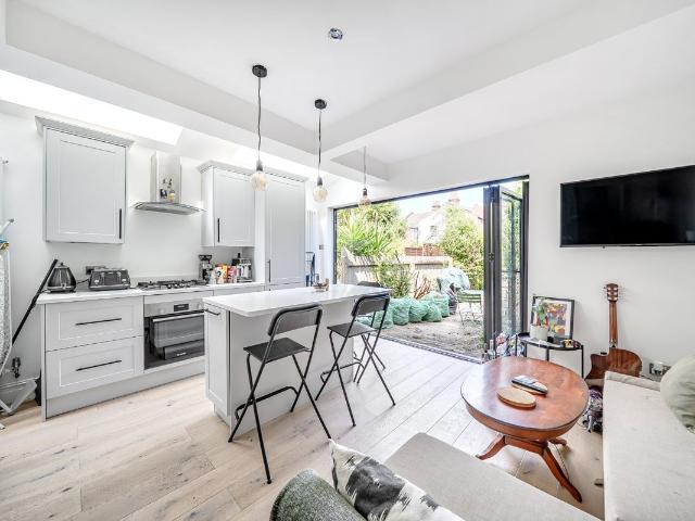 Rutland Gardens, Harringay, London N4, 2 bed flat to rent, £2,300 pcm | PrimeLocation