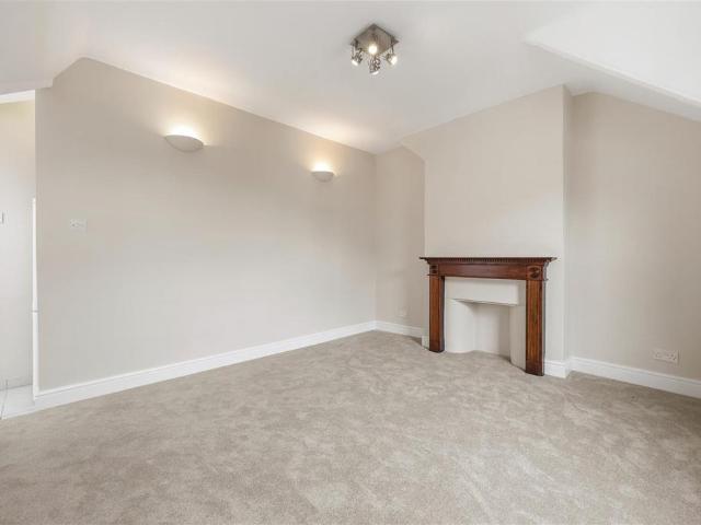 Rutland Park, London NW2 2 bed flat to rent £2,300 pcm £531 pw