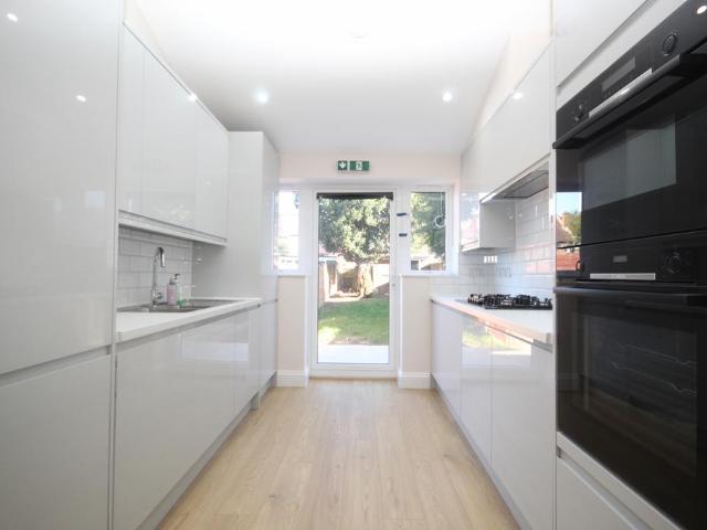 Rutland Road, Harrow, Middlesex HA1 5 bed terraced house to rent £3,200 pcm £738 pw