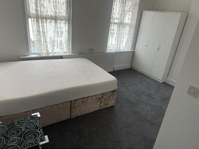Rutland Road, London E7, Room to rent, £950 pcm | PrimeLocation
