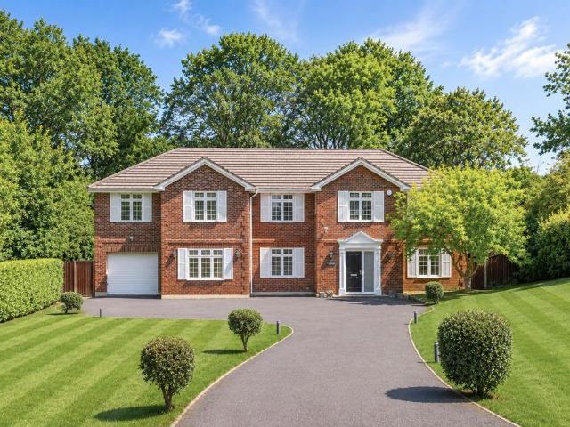 Ruxley Ridge, Claygate, KT10 5 bed detached house to rent £7,500 pcm £1,731 pw