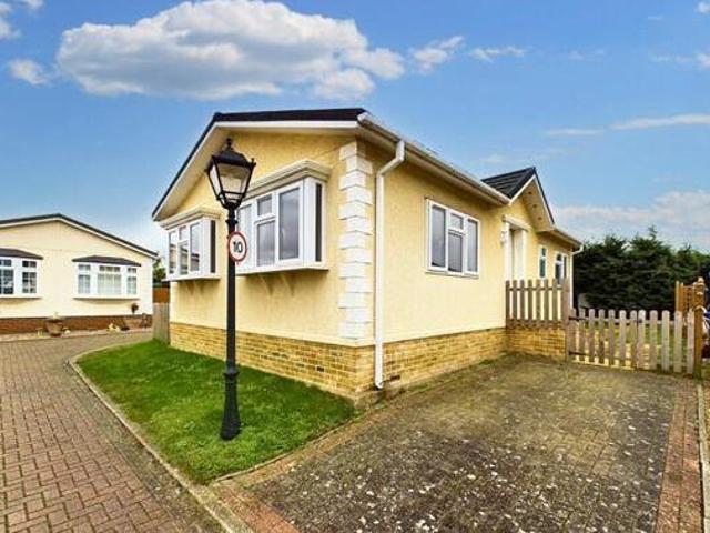 Rymer Court, Barnham, 2 Bedroom Park