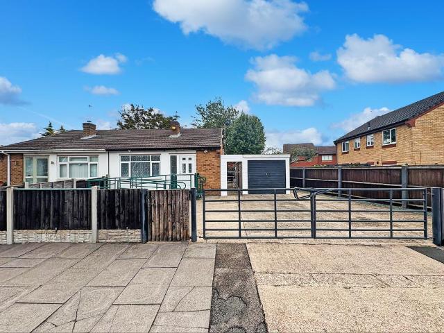 Rydal Avenue, NOTTINGHAM NG10 2 bed semi detached bungalow to rent £1,295 pcm £299 pw