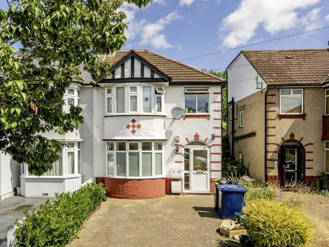 Rydal Crescent, Greenford UB6 1 bed flat to rent £1,600 pcm £369 pw