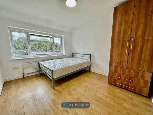 Rydal Crescent, Perivale, Greenford UB6, 4 bed semi detached house to rent, £2,500 pcm | PrimeLocation