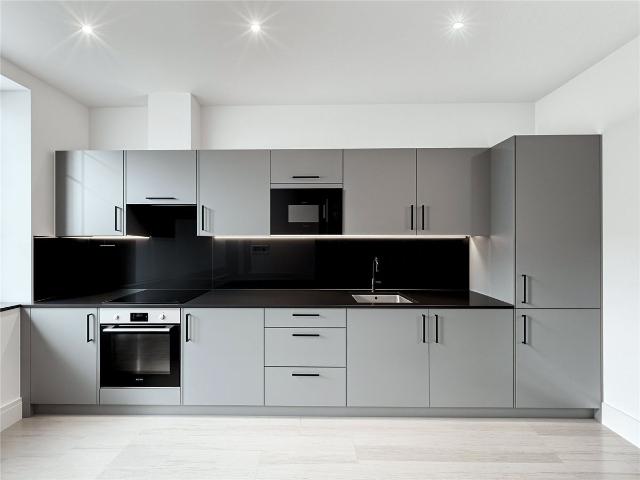 Rye Close, Fleet, Hampshire GU51, 1 bed flat to rent, £1,200 pcm | PrimeLocation