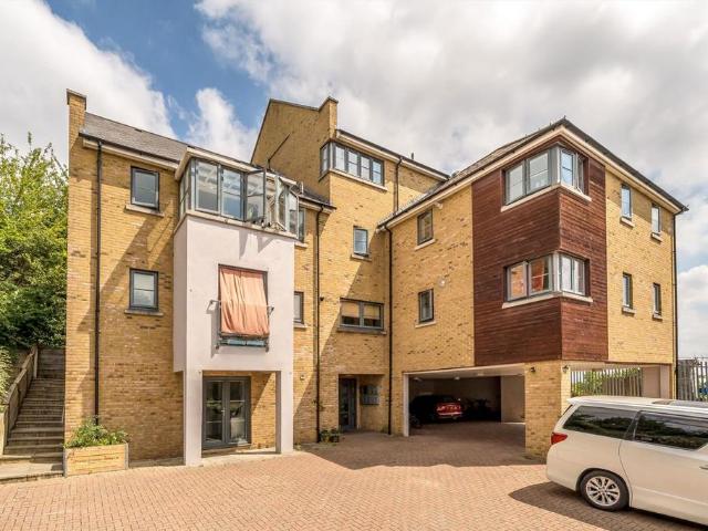 Rye Hill Park, London SE15 1 bed flat to rent £1,800 pcm £415 pw