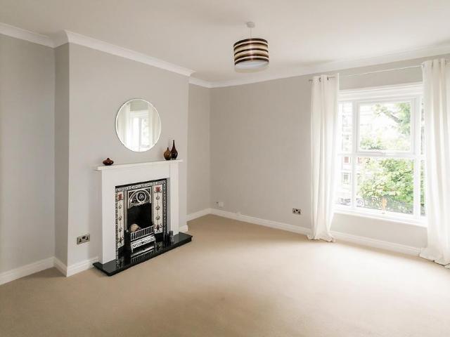 Rye Hill Park, Peckham Rye, SE15 1 bed flat to rent £1,650 pcm £381 pw
