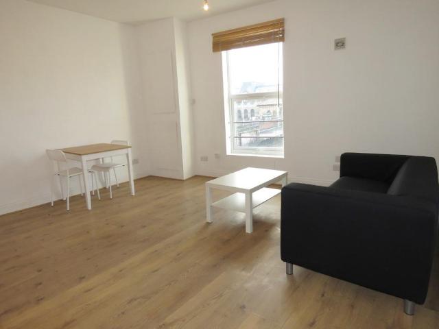 Rye Lane, London, SE15 1 bed apartment to rent £1,550 pcm £358 pw