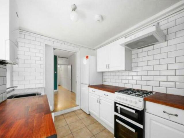 Rye Road, Nunhead, London, SE15 4 bed terraced house to rent £3,400 pcm £785 pw