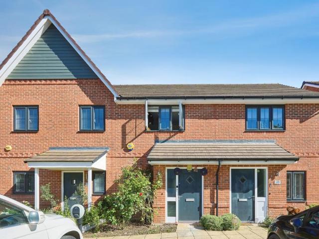 Rye Way, Finchwood Park, Wokingham, RG40 2 bed house to rent £1,850 pcm £427 pw
