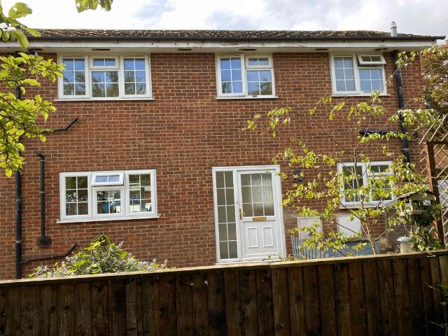 Ryebrook Road, Leatherhead, Surrey KT22, 1 bed maisonette to rent, £1,400 pcm | PrimeLocation