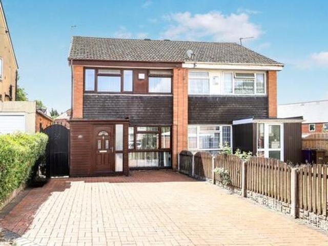 Ryecroft Avenue, Penn, 3 Bedroom Semi detached