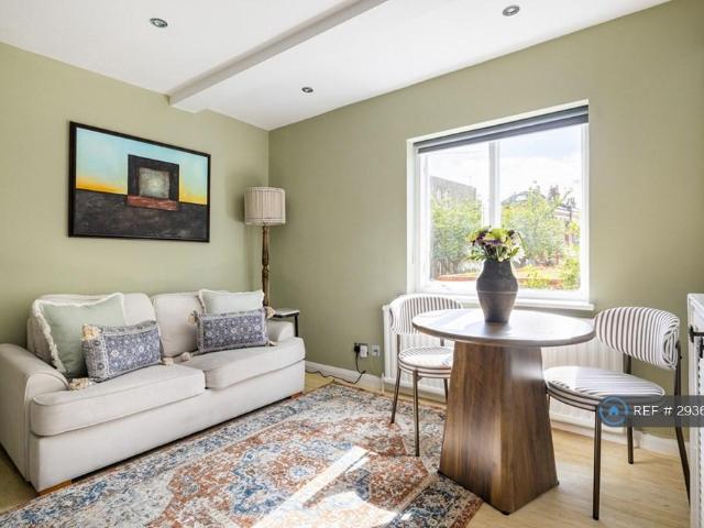 Ryecroft St, London, SW6 1 bed flat to rent £2,750 pcm £635 pw