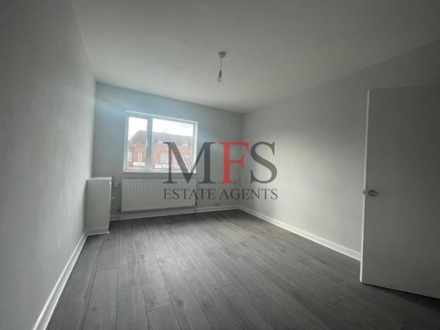 Ryefield Ave, Hillingdon, UB10 1 bed flat to rent £1,150 pcm £265 pw