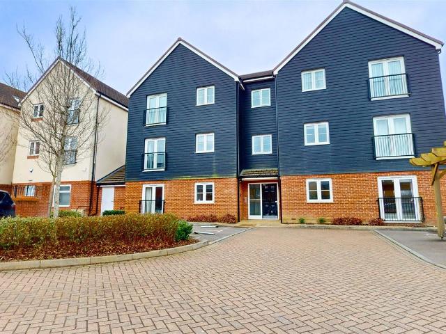 Ryeland Way, Kingsnorth, Ashford TN25, 2 bed flat to rent, £1,200 pcm | PrimeLocation
