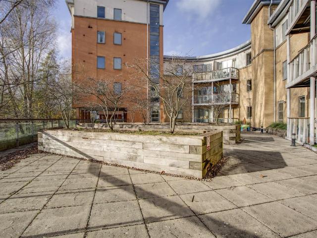 Ryemead Boulevard, High Wycombe HP11, 2 bed flat to rent, £1,400 pcm | PrimeLocation