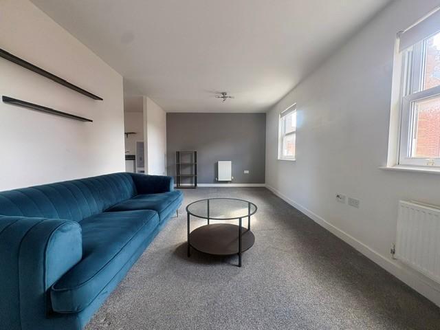 Rylane, Swindon, SN1 2 bed flat to rent £1,050 pcm £242 pw
