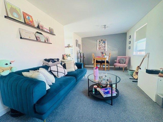 Rylane, Swindon SN1, 2 bed flat to rent, £1,100 pcm | PrimeLocation