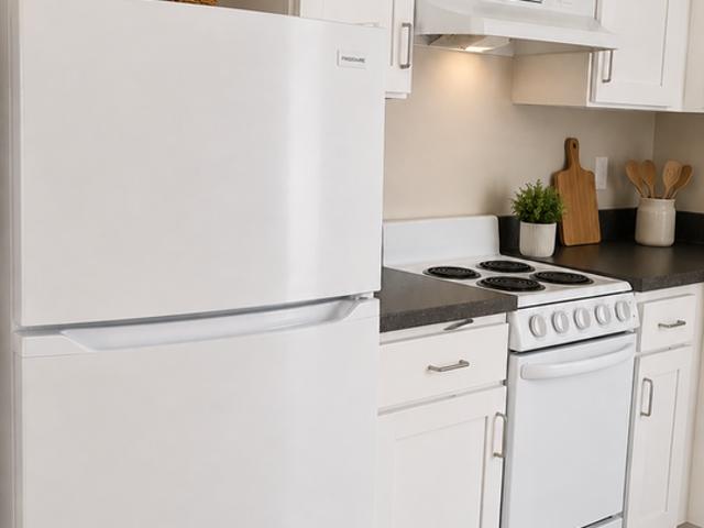 S0032 865 Broad Studio Apartment for Rent at 865 Broad St, Hartford, CT 06106 Frog Hollow